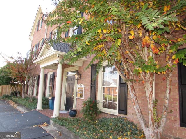 305 Lawrence Street
