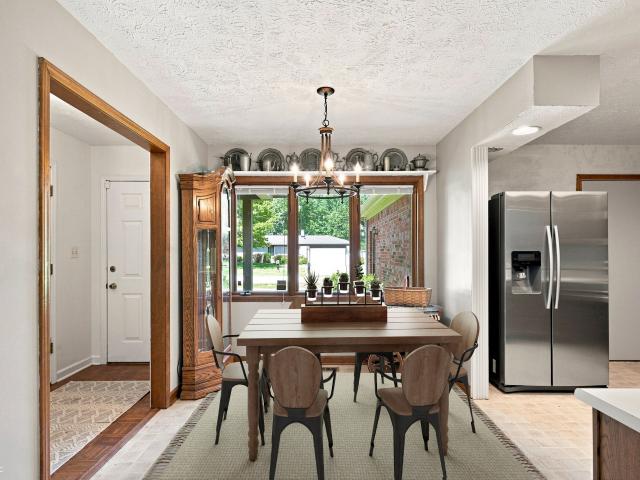 305 Lake View Drive