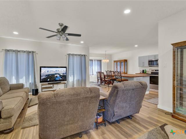 305 Lake Crest Drive