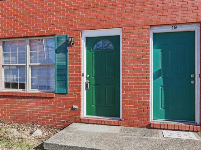 305 Lake Street # 18