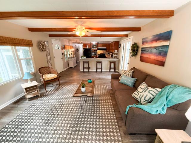 305 Lakeshore Drive