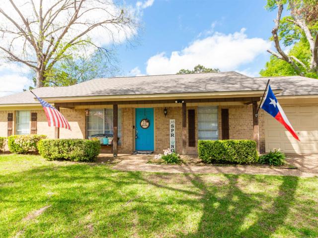 305 Lakeview St, Whitehouse, TX 75791 | MLS #26004