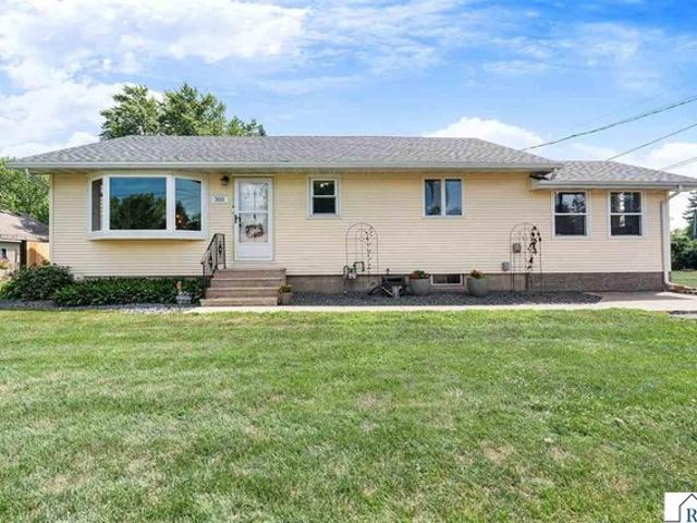 305 Le Sueur Ave, Eagle Lake, MN 56024