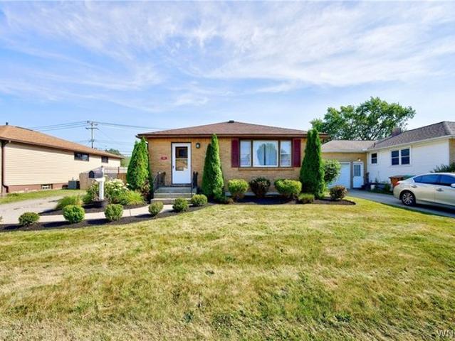 305 Lydia Ln, Buffalo, NY 14225