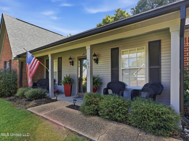 305 Mockingbird Lane
