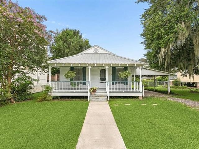 305 Morgan St, Madisonville, LA 70447