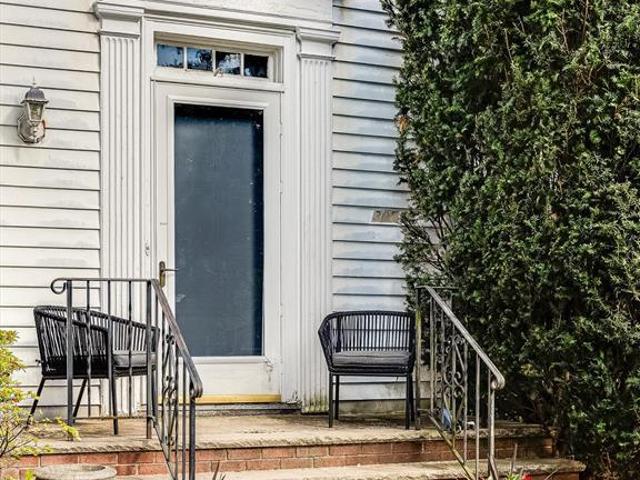 305 Mortimer Avenue