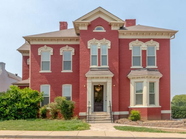 305 Main St
