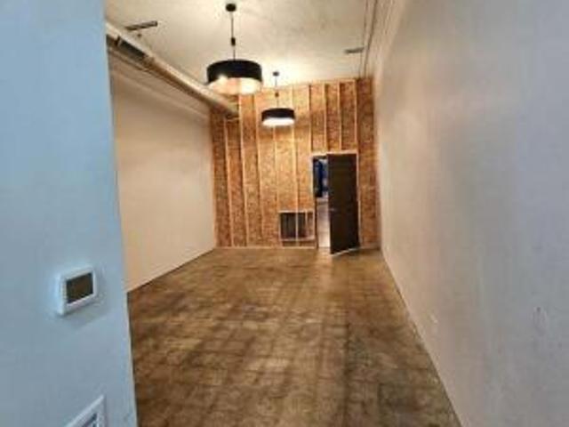 305 Main St