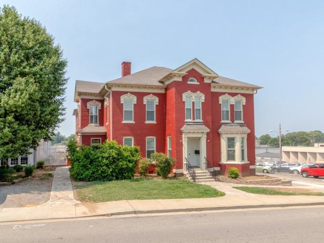 305 Main St # 3