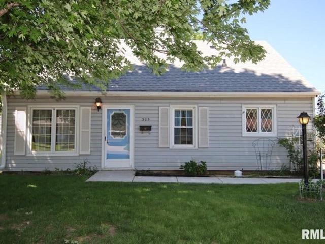 305 Manor St, Pekin, IL 61554