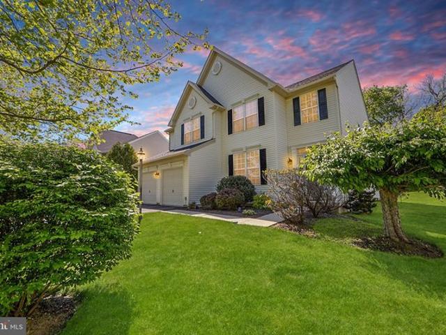 305 McFarland Dr, Downingtown, PA 19335