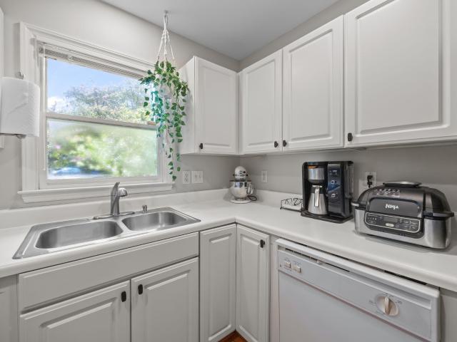 305 Mcgregor Drive Unit B