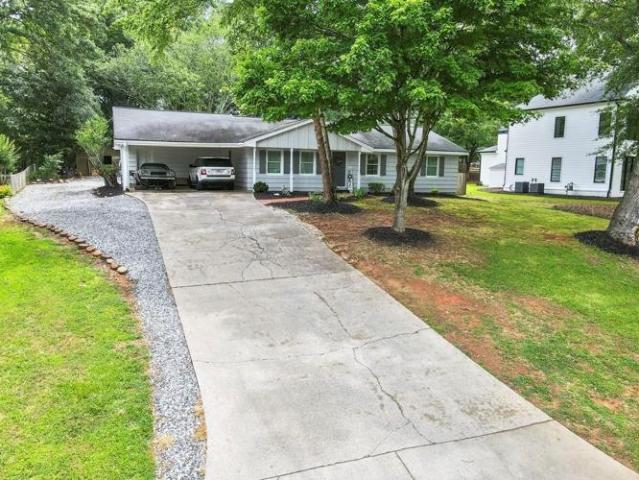 305 Meadow Dr, Alpharetta, GA 30009