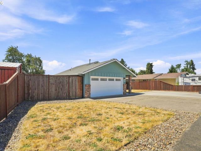 305 meadow ln