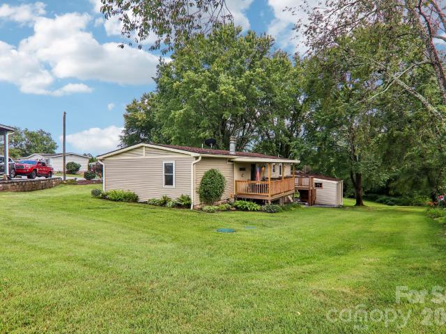 305 Meadowbrook Court