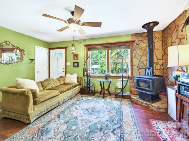 305 Melody Cir, Swannanoa, NC 28778 | MLS #4376 | Compass