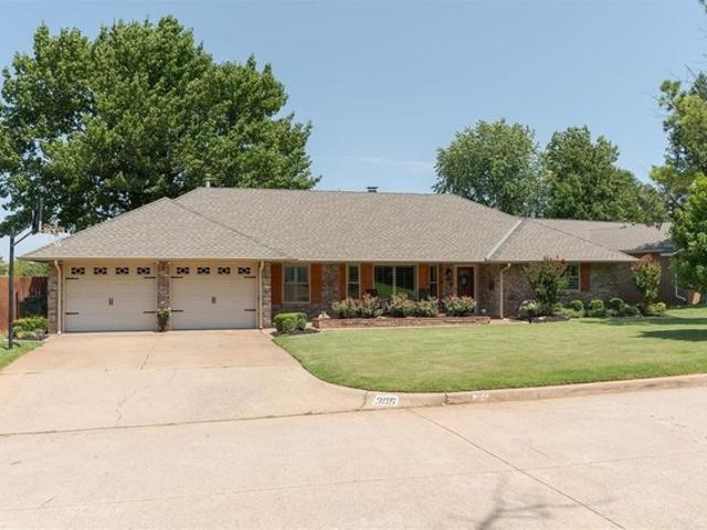 305 Memory Ln, Edmond, OK 73013