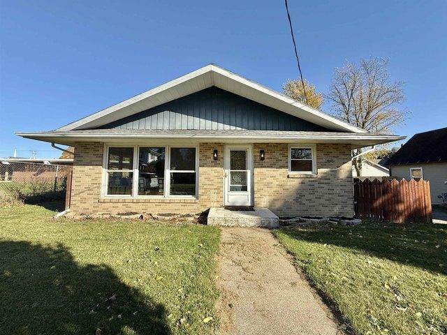305 Mill St, Clinton, WI 53525