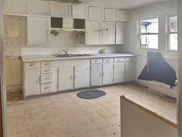 305 N 3rd Street