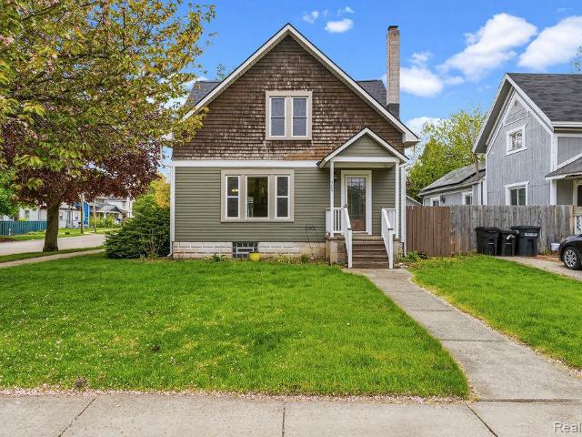 305 N Almont Avenue