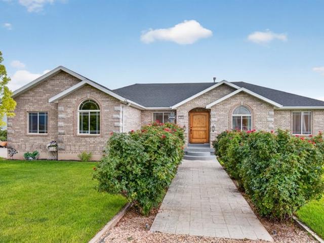 305 N Center St, Moroni, UT 84646