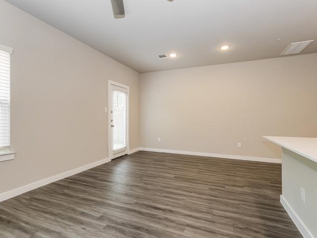 305 N Centro Circle