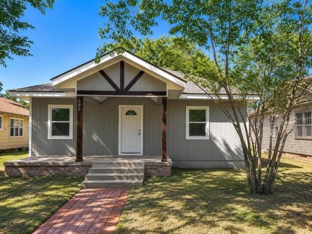 305 N Hill St, Hobart, OK 73651