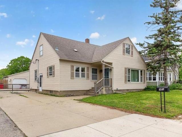 305 N Mantorville Ave, Kasson, MN 55944