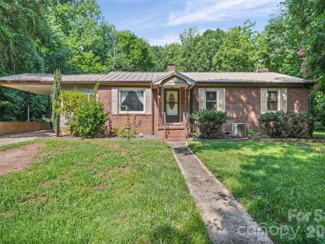 305 N Milford Dr, Salisbury, NC 28144