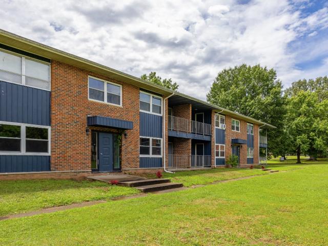 305 N Robinson Cir