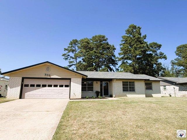 305 Northcrest Dr, Wake Village, TX 75501