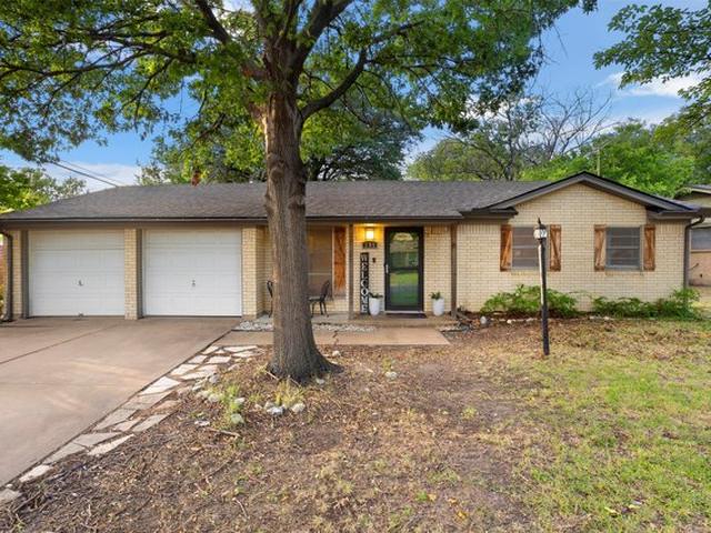 305 NE Todd St, Burleson, TX 76028
