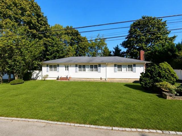 305 Nielson St, Dix Hills, NY 11746