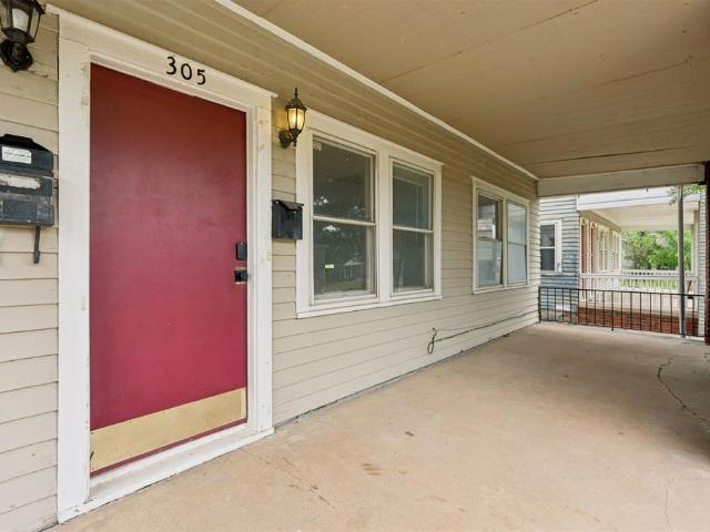 305 NW 25th Street