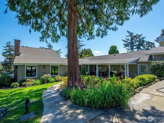 305 NW Coveland St, Coupeville, WA 98239