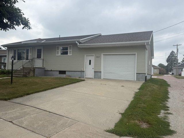 305 S 4th St, Humphrey, NE 68642