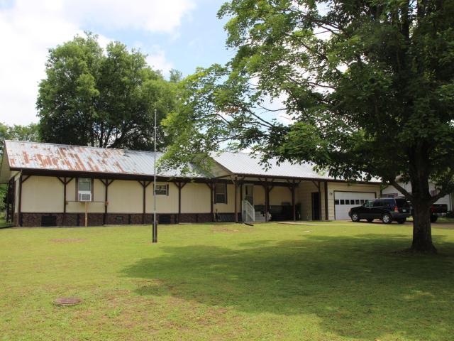305 S 6th Street