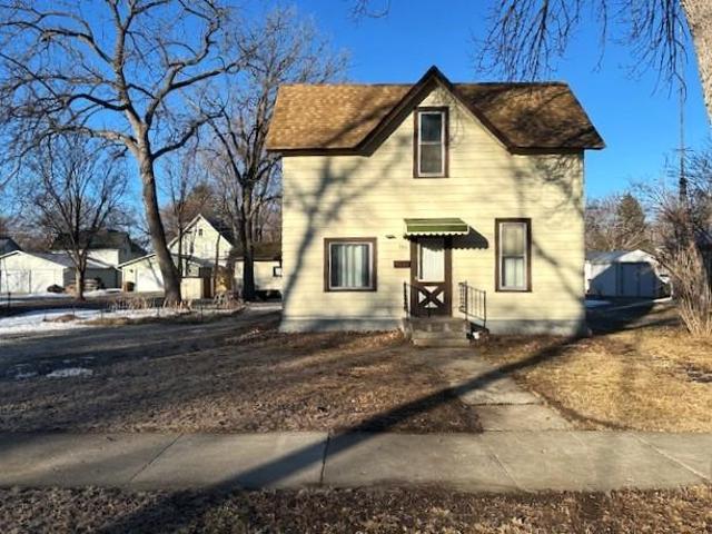 305 S 8th St, Montevideo, MN 56265 | MLS #7019 | Compass
