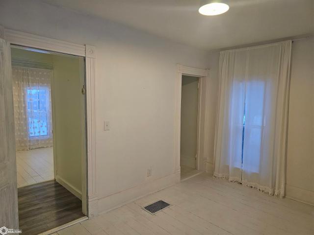 305 S 2ND Street