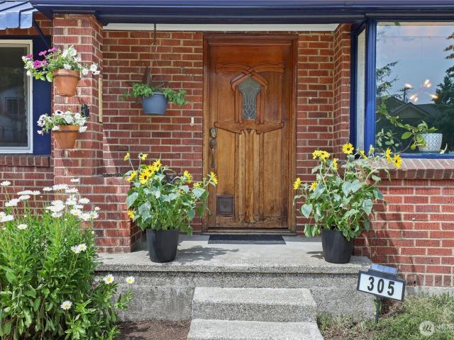305 S 35th Street