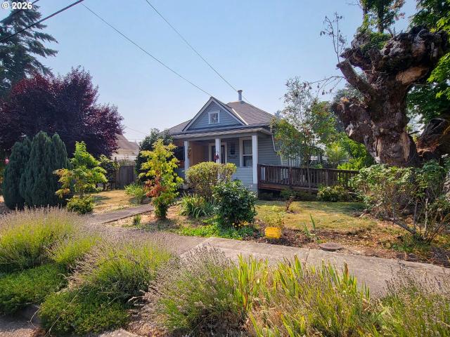 305 S 3RD ST