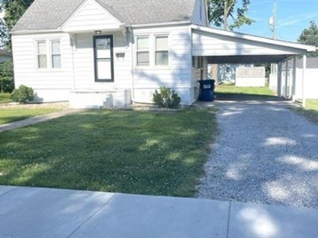 305 S 3rd St, Marion, IL 62959