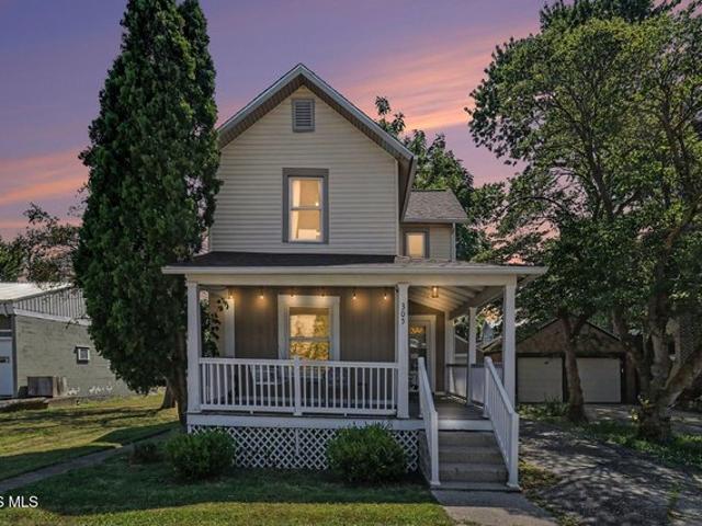 305 S Defiance St, Stryker, OH 43557