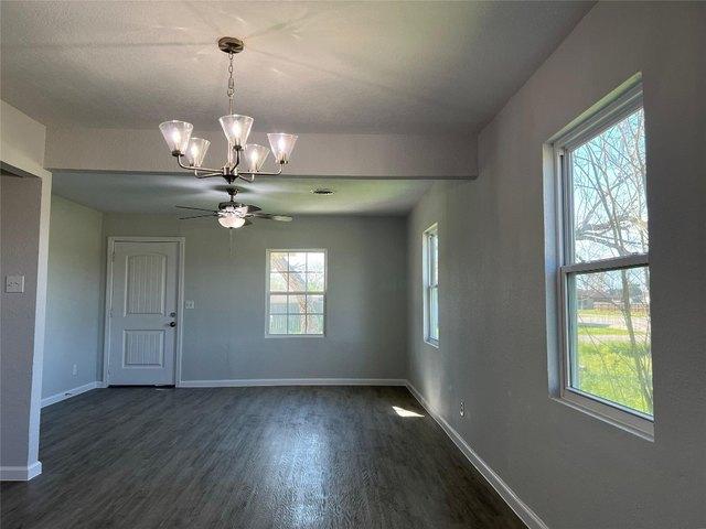 305 S Erwin St, Brazoria, TX 77422