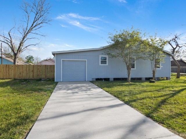 305 S Erwin St, Brazoria, TX 77422 | MLS #10577