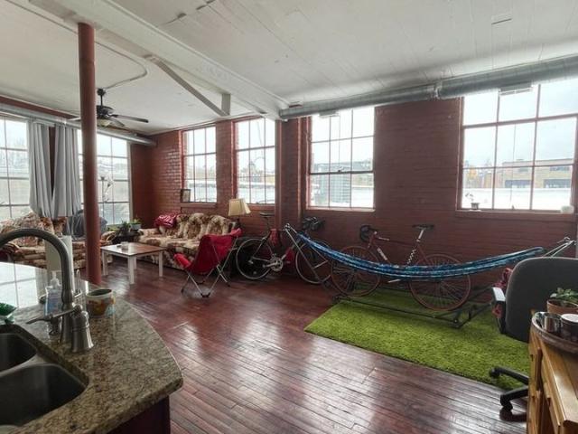 305 S Lincoln 2 Bedroom Apartment for Rent at 305 S Lincoln St, Bloomington, IN 47401 Elm Heights