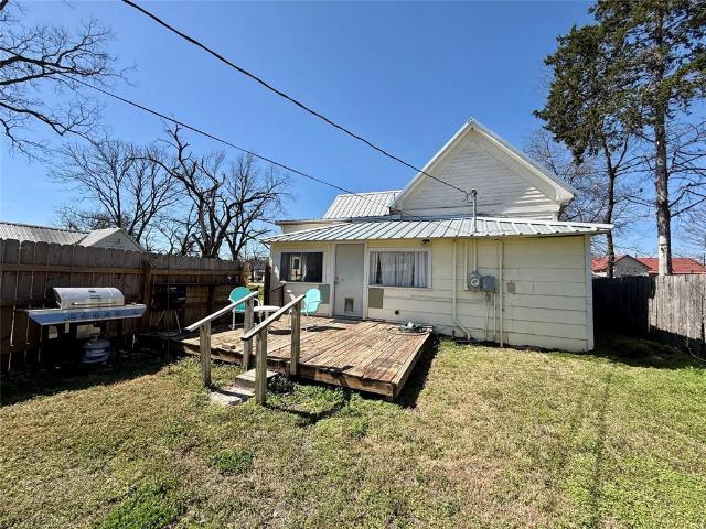 305 S Live Oak Street