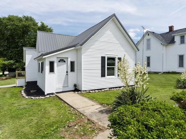 305 S Madison St, Darlington, IN 47940