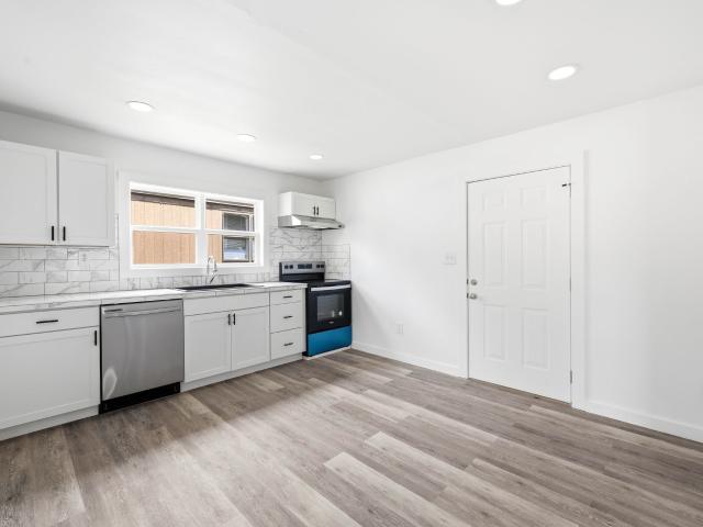 305 S Polk St